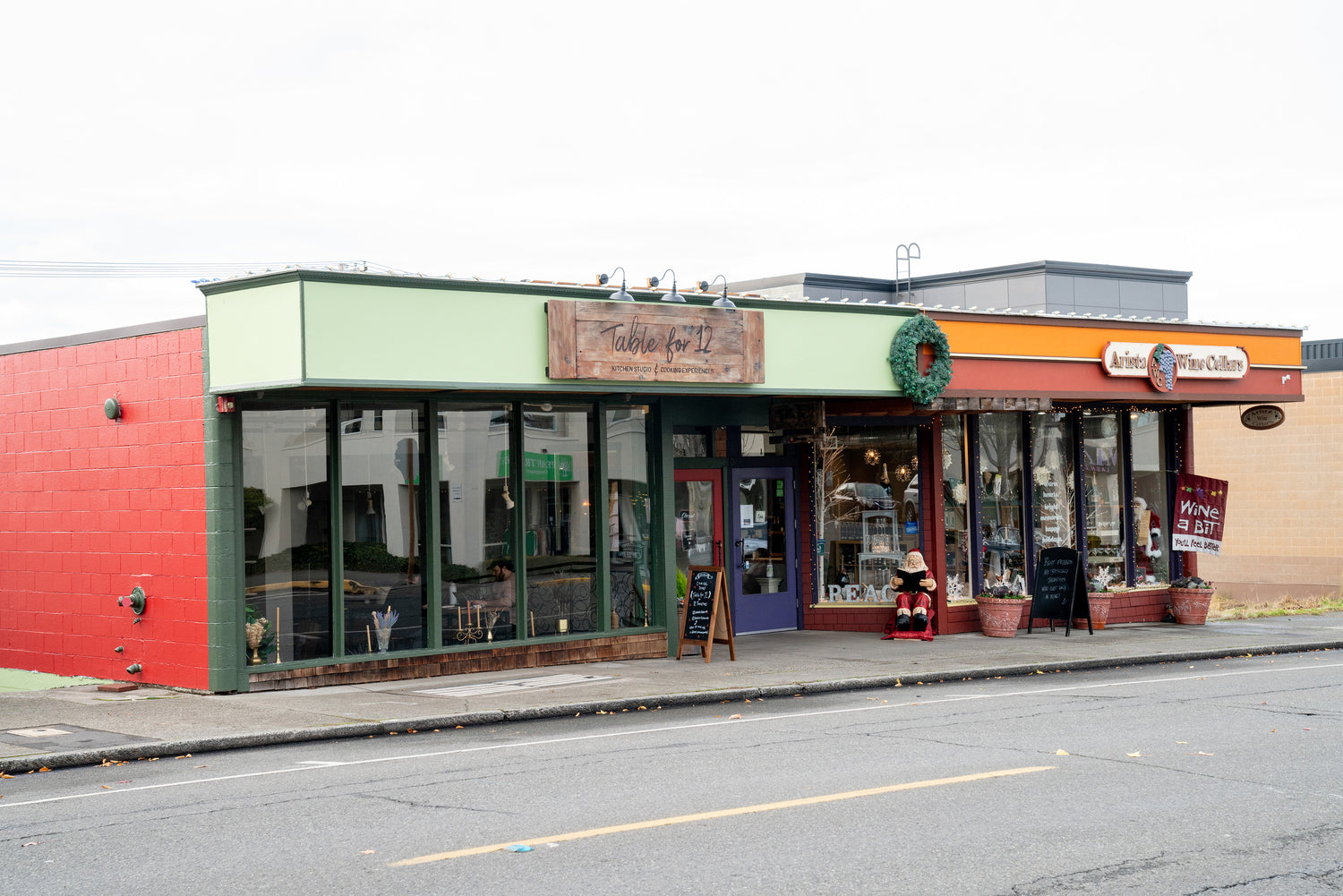 About Us – Table For 12